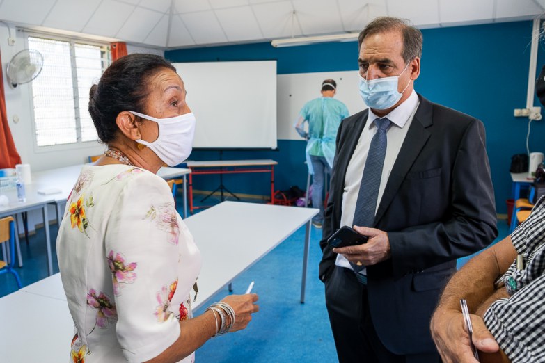Covid-19 : le test salivaire déployé à l'école élémentaire Jean-Luc ...