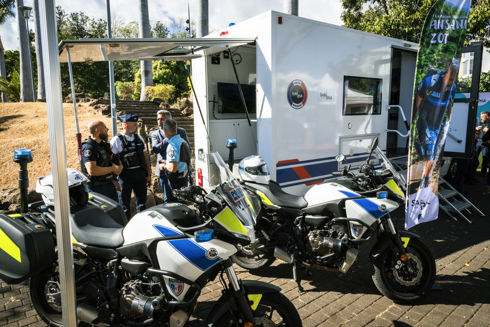 Saint-Paul inaugure le premier poste de proximité itinérant de Police ...